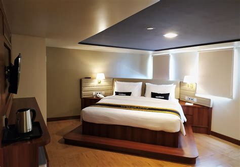 Doulos Phos The Ship Hotel Gwd23 Bintan Holiday