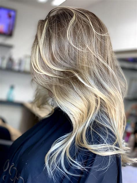 Uvite Blonde Pe P R Aten Loncolor