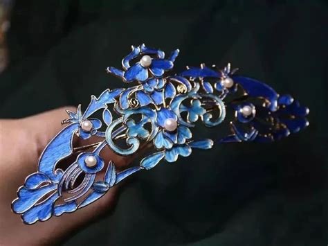 Chinese Dress Accessories The Cruelty And Beauty Of Tian Tsui