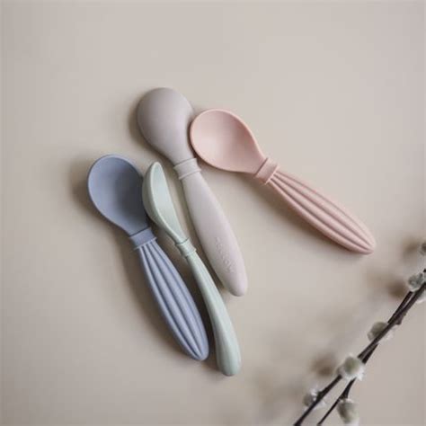 Kiku Silicone Dinnerware Set Belles Wonderland