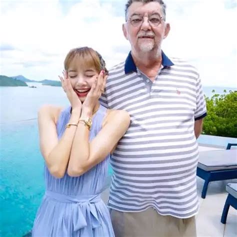 Momen Kebersamaan 6 Seleb Cantik And Ayah Tirinya Kompak Abis