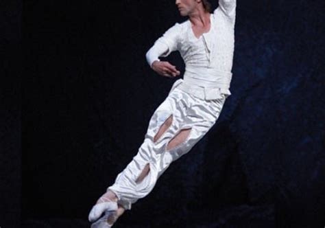 Првак Балета Јовица Бегојев улогом принца Алберта у „Жизели” прославиће 22 маја две деценије