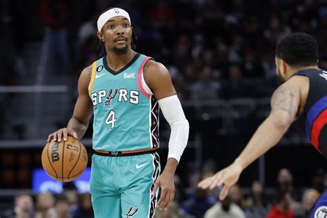 Newcomer Devonte Graham Shines In Spurs Double Ot Loss To The Pistons Pounding The Rock