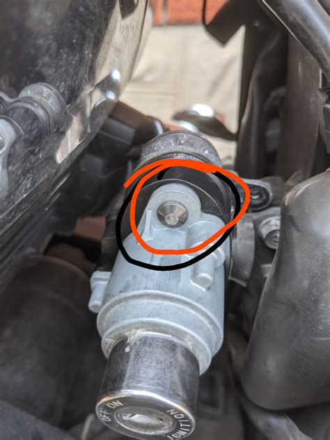 How to remove this screw? : r/MechanicAdvice