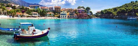 Schöne Bunte Griechenland Reihe Küstendorf Assos In Kefalonia Insel Stockbild Bild Von