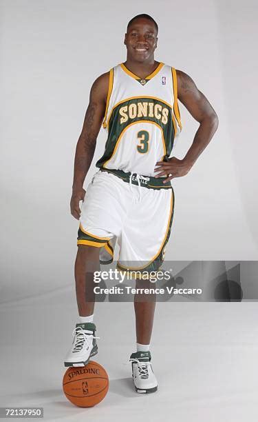 Kenny Adeleke Photos Et Images De Collection Getty Images