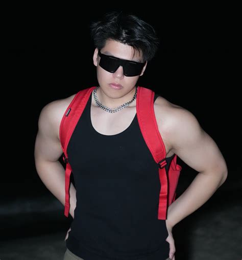 Zihan Zhang 张子涵 Homepage