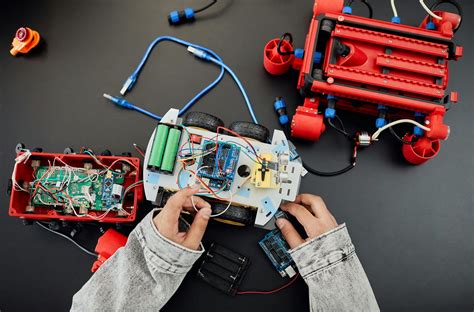 🚨 Programming Ambulance Emergency Lights Using Arduino 🚨 By Aditya