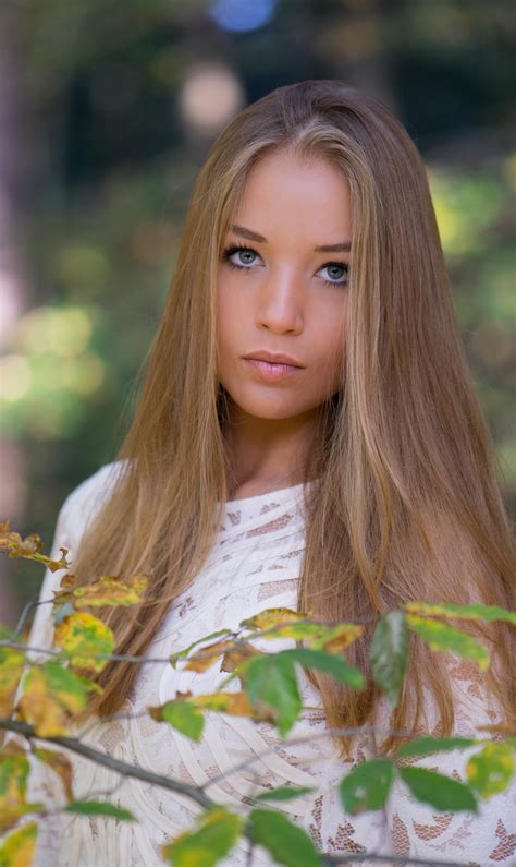 Download Wallpaper Look Background Model Beauty Carla Section Girls In Resolution X