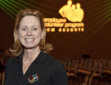 Mgm Executive Teaches Program Emphasizing Importance Of Connecting With