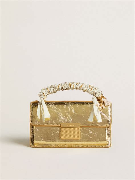 Venezia Bag Pequeño En Piel Laminada De Color Dorado Con Detalles