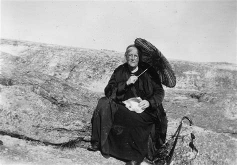 Anna Sofie Gundersen Åsgårdstrand 1932 Bildetekst Mor På Verdens