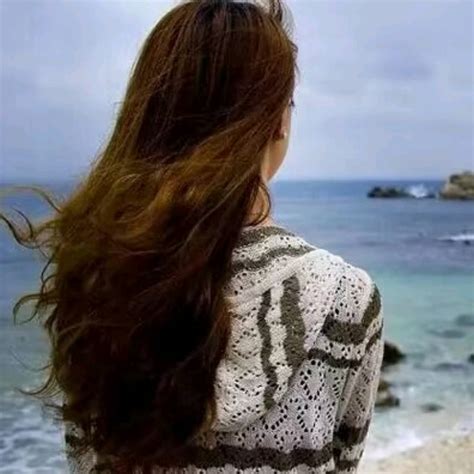 70岁林青霞在香港，为胡军开庆功宴，打扮好贵妇，全身都是名牌货 女性 中年 话剧