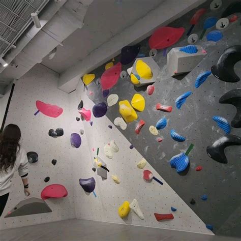 이주은 쿠우쿠우 먹고 산본 간김에 산본 락클라이밍 짧치빠 70분밖에 못한 거 치고는 결과물 매우 만족 둘 다 짧치빠지만 하루 두탕 클라이밍은 처음인걸 💜3💙6🩵3 1💜