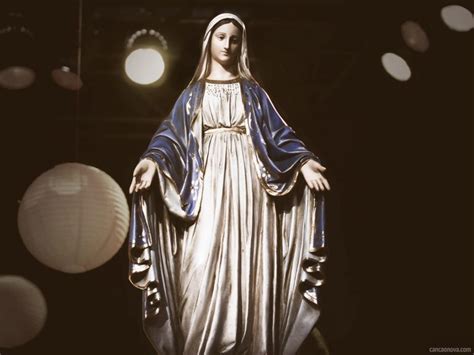 Por que a Igreja dedica um dia ao nome de Maria Santuário Basílica Sagrada Família