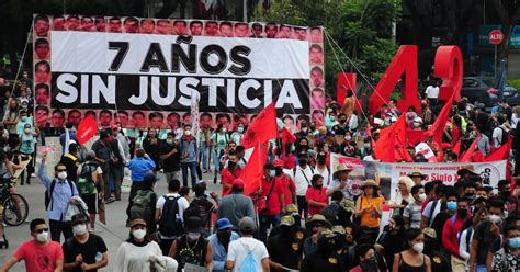 Caso Ayotzinapa Exoneraron A Dos De Los Tilos Y Segob Acusó Al Poder