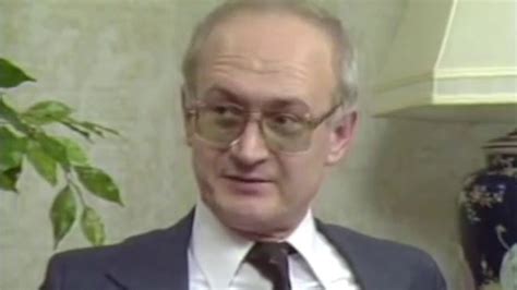 39 Years Ago A Kgb Defector Chillingly Predicted Modern America Big
