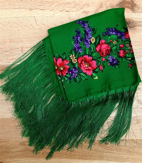 Batic traditional verde cu flori - Artizanat Traditional
