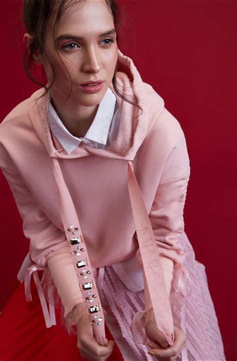 Belen E Indastria Model Milano