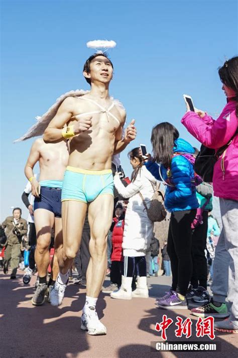 Naked Run Race Held In Beijing People S Daily Online
