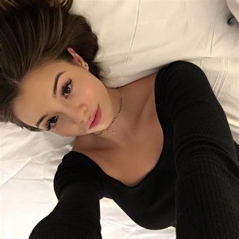 เปิดแกนวาร์ป สาวสวยวัยใสสายสปอร์ต “น้องโซเฟีย” วัย 17 ปี สตรีที่คนนับล้านต่างยกนิ้วให้