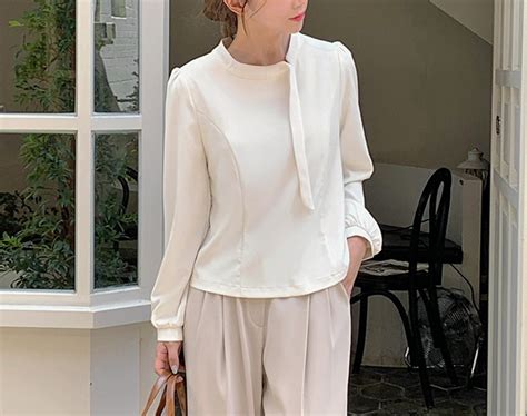 리리앤코 브디엔디 라운드넥 타이 블라우스 가을 신상 타이블라우스 끈블라우스 스카프블라우스 가을블라우스 셔링소매 커프스블라우스