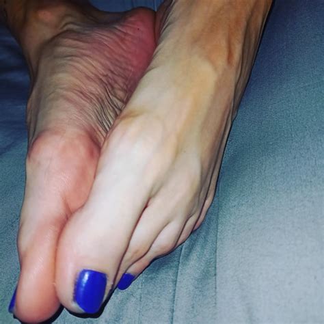 Im Blue R Giantessfeet