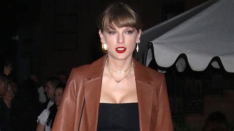 Taylor Swifts Reported Thanksgiving Plans Revealed Amid Romance