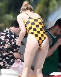All Around Adult Sophie Turners Ass On A Yacht Candid Photos