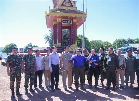 មន្រ្តី និងអាជីវករនៅច្រកទ្វារអានសេះ ខេត្តព្រះវិហារ សំណូមពរឲ្យបើកដំណើរការច្រកដើម្បីចេញចូល