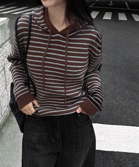 슈앤샵 당일출고🍂 스트라이프 오버핏후드 긴팔티셔츠가을겨울옷 간절기수학여행 빈티지 Y2k신상 개강룩 긱시크 키작녀 빅사이즈 통통 루즈박시 박스 단가라니트 줄무늬 롱슬리브레글런