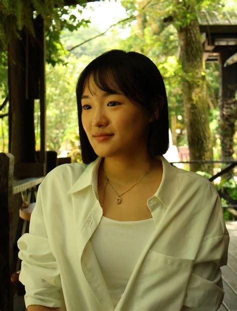 mina hsu medium