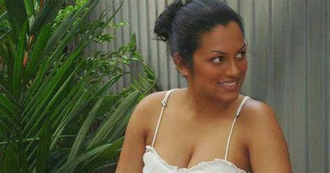 Sri Lankan Girls Leaked Photo Crazy Girl