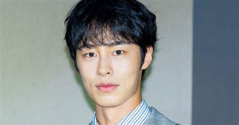 [사진]이재욱 사랑의 하트