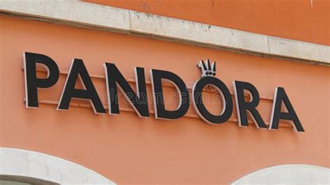Pandora Jewelry Logo