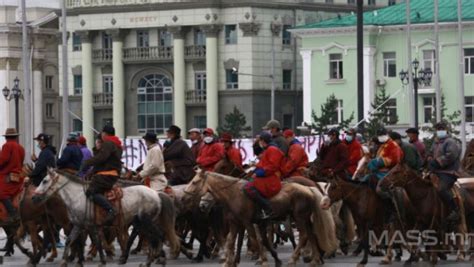 Уяачид жагсаж Төрийн гурван өндөрлөгт шаардлага хүргүүлнэ