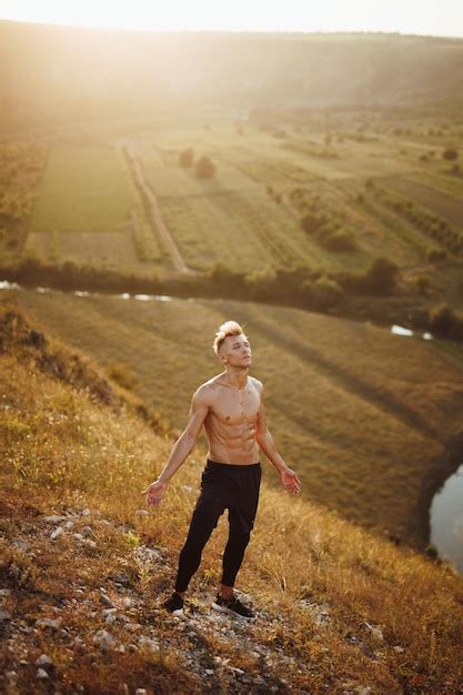 Premium Photo Shirtless Sportsman Enjoying Nature