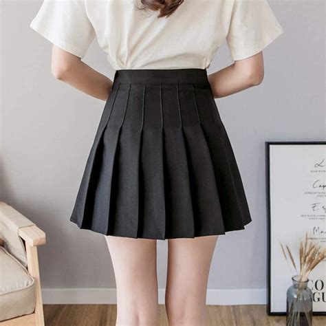 Short Black Pleated Skirt Outfit