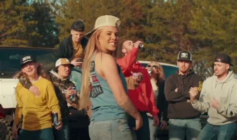 Country” Rapper Katie Noel Goes Viral For All The Wrong Reasons