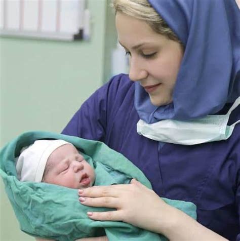 داکتر آروزو نایاب متخصص سکسولوژیست و نسایی ولادی