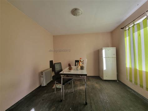 Едноетажна къща Едноетажна къща 80 кв м Частично обзаведена Къщи под наем Поликраище А