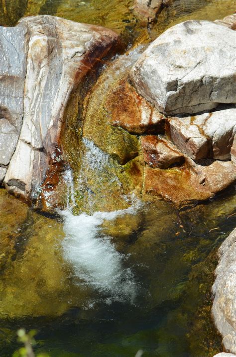 무료 이미지 경치 나무 자연 록 폭포 강 못 흐름 종속 반사 가을 깊은 협곡 자료 돌 지질학 물 특징 수상 코스 물방울 고풍의 계곡