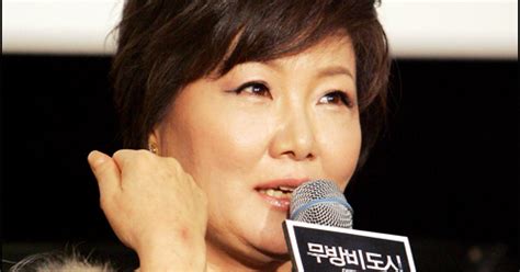 [포토엔]연기변신 김해숙 손목에 난 상처 훈장이에요~