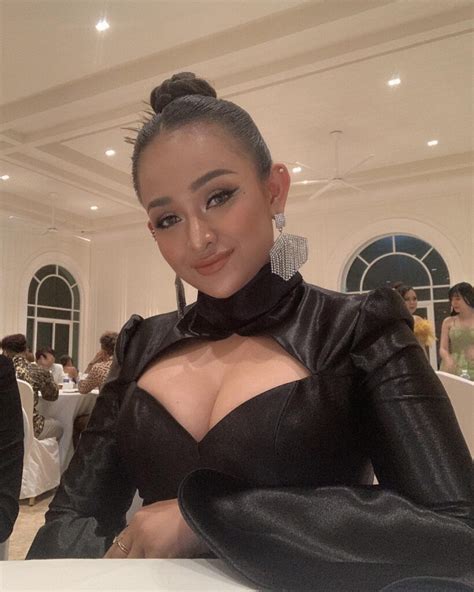 ស៊ូ ស៊ីរីកា បង្ហើបតម្រុយដើរចេញពី ថោន