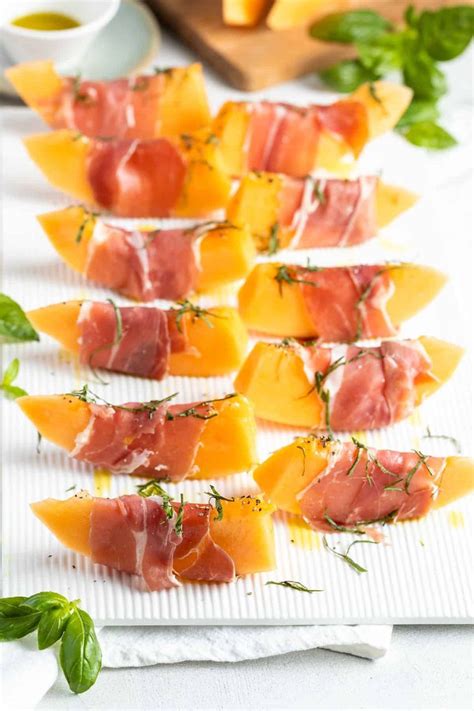 20 Elegant Finger Foods Perfect For A Golf Watching Party