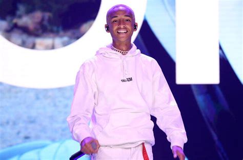 بالفيديو ابن ويل سميث يصدم الجميع بميوله الجنسي ويُعلن حُبه لهذا