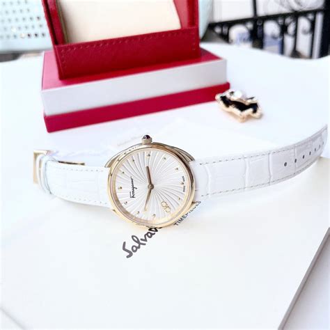 ĐỒng HỒ NỮ Salvatore Ferragamo Sfyn01022 Quartz Gold Tone DÂy Da ChÍnh HÃng