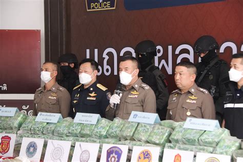“บิ๊กต๊ะ ผบช ภ 5” แถลงตำรวจสืบสวนเชียงรายจับหนุ่มลำปางขนไอซ์กว่า 600