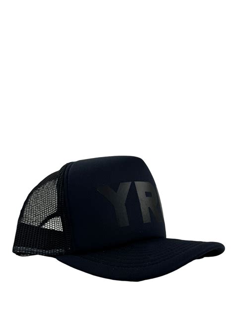 Yru Trucker Hat Blackout