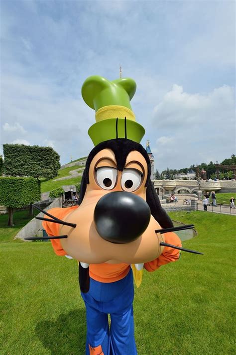 Pin Van Tim Schram Op What A Character Disney Achtergronden Disney Achtergrond